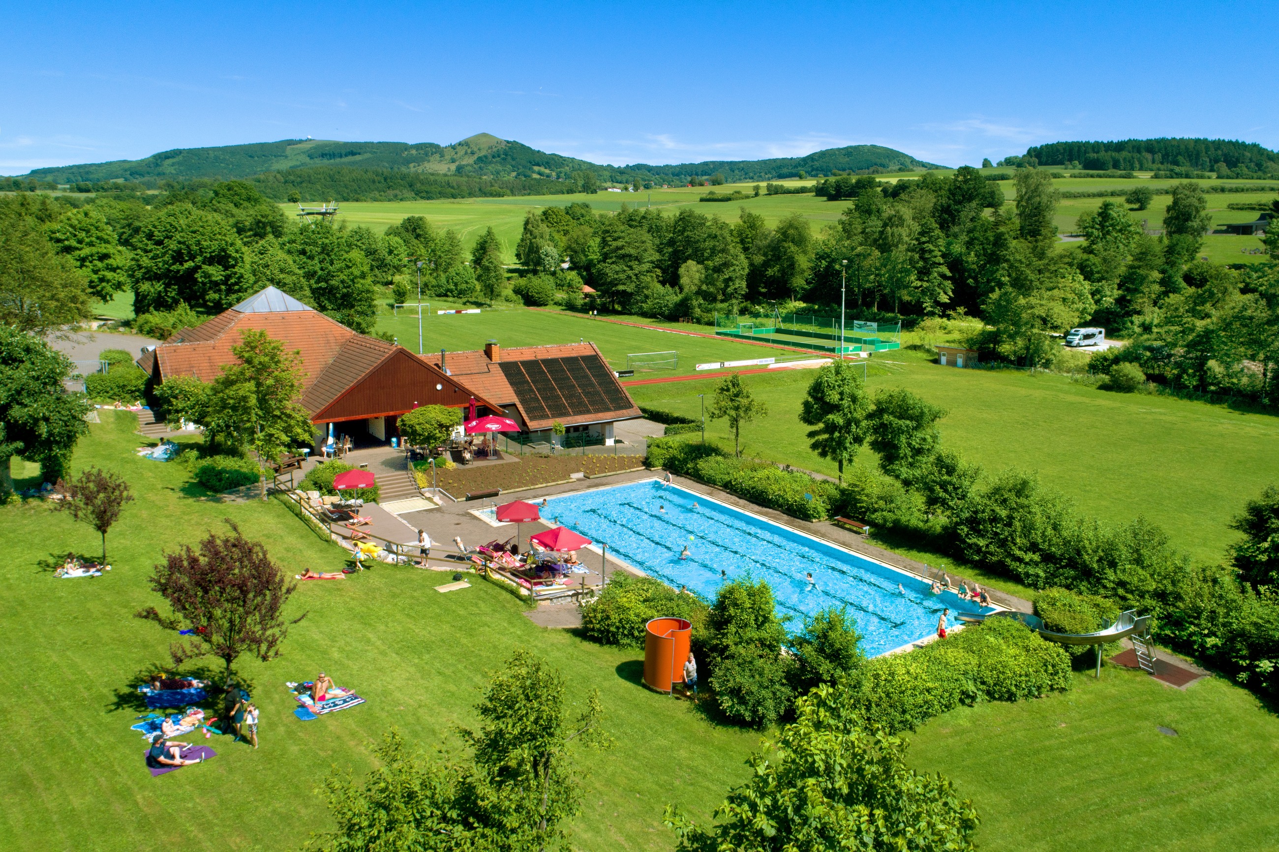 Saison-Ende im Freibad Lüttergrund - Poppenhausen / Wasserkuppe (DE)